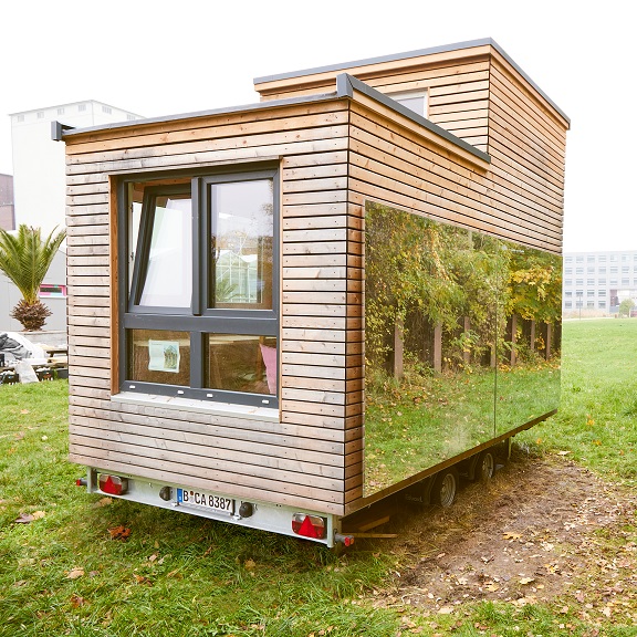 Tiny House/ Mobile Dance & Audio Studio - EN